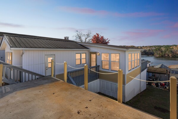 Lakefront Retreat In Badin Shores Resort 2 Bedroom Home - North Carolina