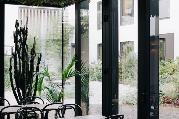 Café da manhã com buffet todos os dias (EUR 16 por pessoa)