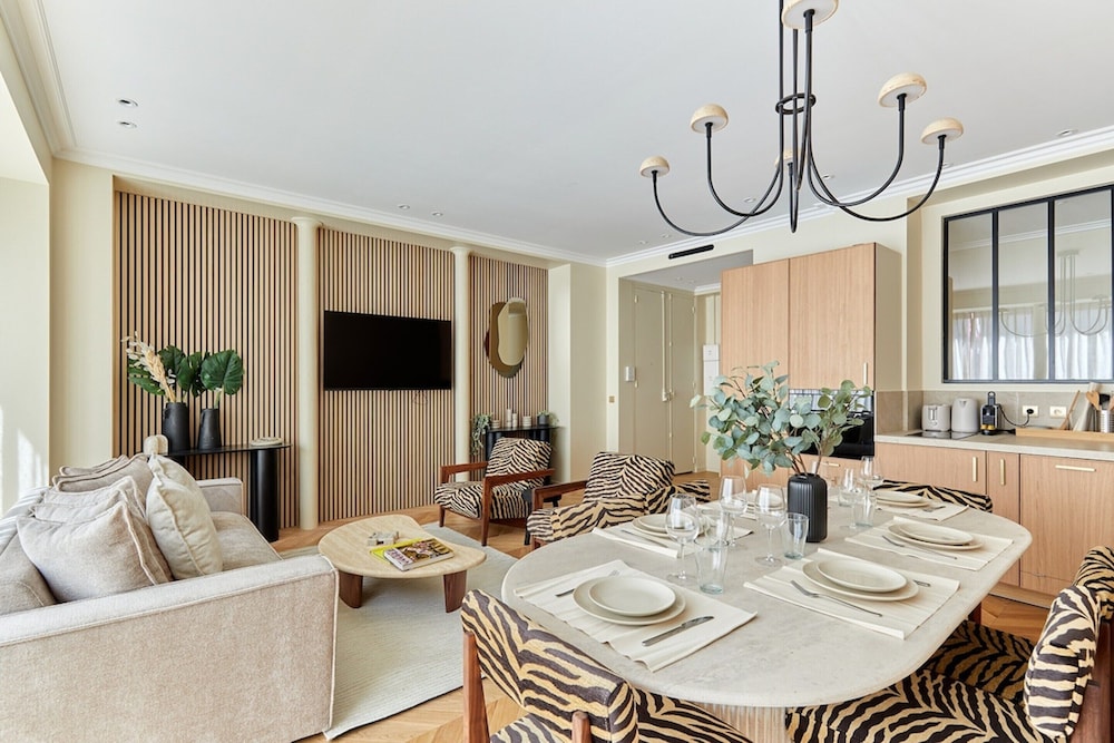 Incredible Ac Apartment 3 Bedrooms Center Of Paris - Paris