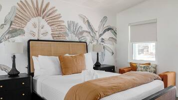 Estúdio Superior, 1 cama queen-size, vista para o pátio, no rés do chão | Roupa de alta qualidade, camas de colchão pillowtop