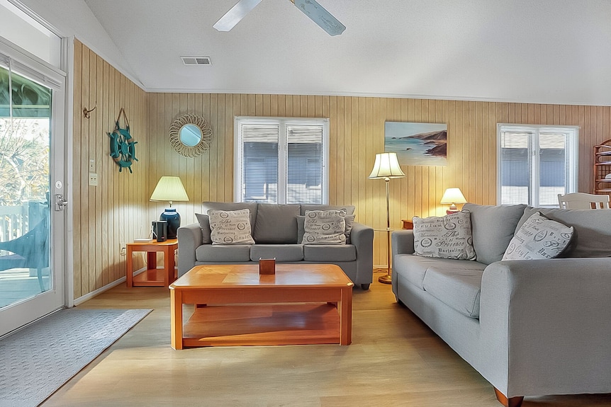 Summer Cottage Unit 1: 3 Br, 2 Ba House In Myrtle Beach, Sleeps 8 - Myrtle Beach, SC