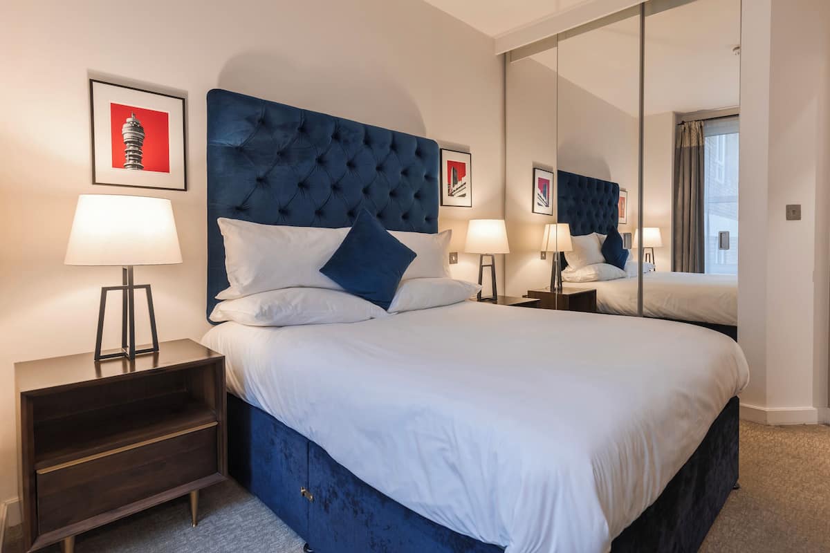 Apartamento Deluxe | Cofre no quarto, Wi-fi grátis, roupa de cama fornecida 