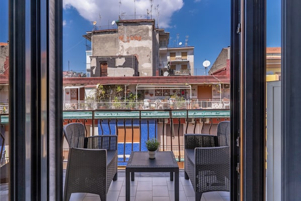 Quarto Familiar, varanda | Casa de banho | Um secador de cabelo, toalhas fornecidas, sabão, champô