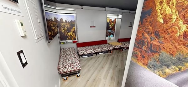 Lvstriphouse Condos Sleeps Up To 14 - Las Vegas