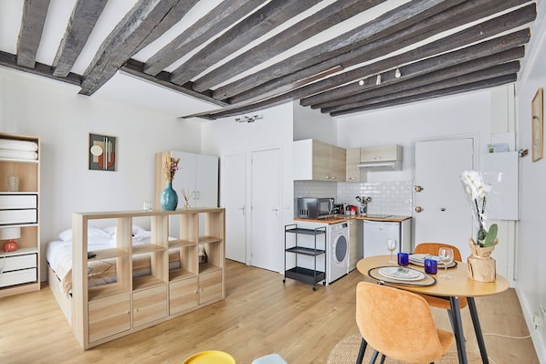 Apartamento | Ferro/tábua de engomar, roupa de cama fornecida