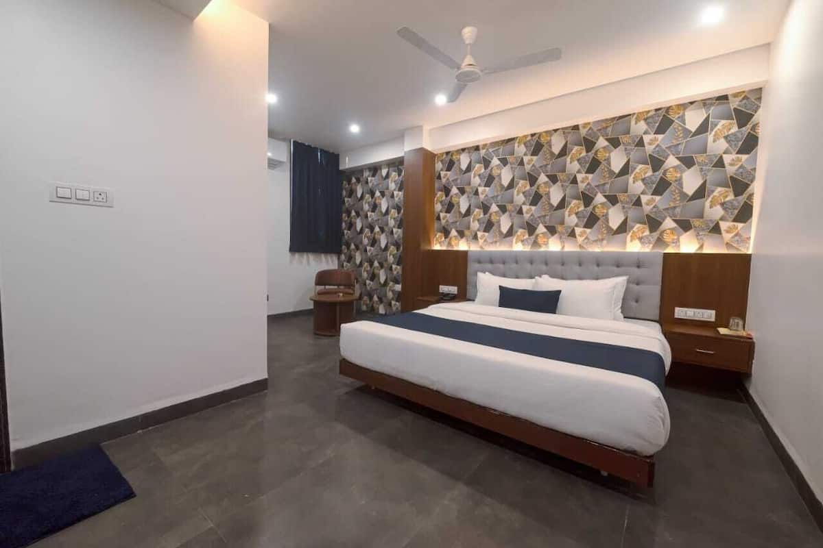 Quarto Duplo de Luxo | Secretária, secretária adequada para computadores portáteis