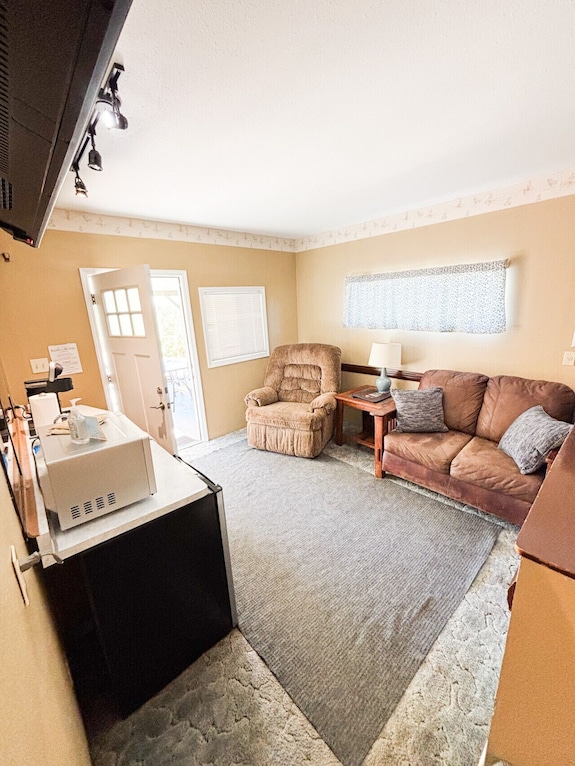 Chardonnay Room At Kerbyville Inn - Cave Junction, OR