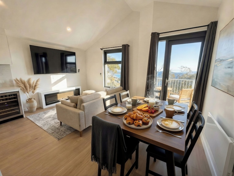 Kilimanjaro Chalet Modern Mount Buller Chalet Village Location Sleeps 12 - 마운트 불러