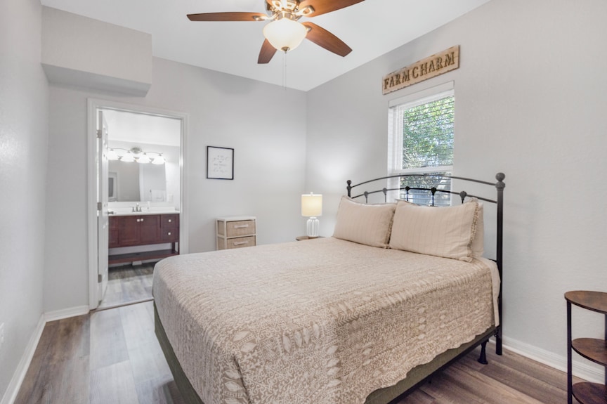 Charming Downtown High Springs Cottage - Gilchrist Blue Springs State Park, High Springs