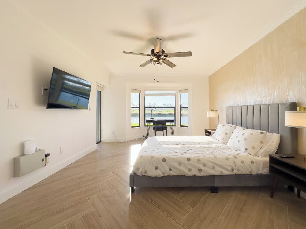 Golfer's dream! Beautiful Condo at Kelly Greens Golf Club! - Iona | Vrbo