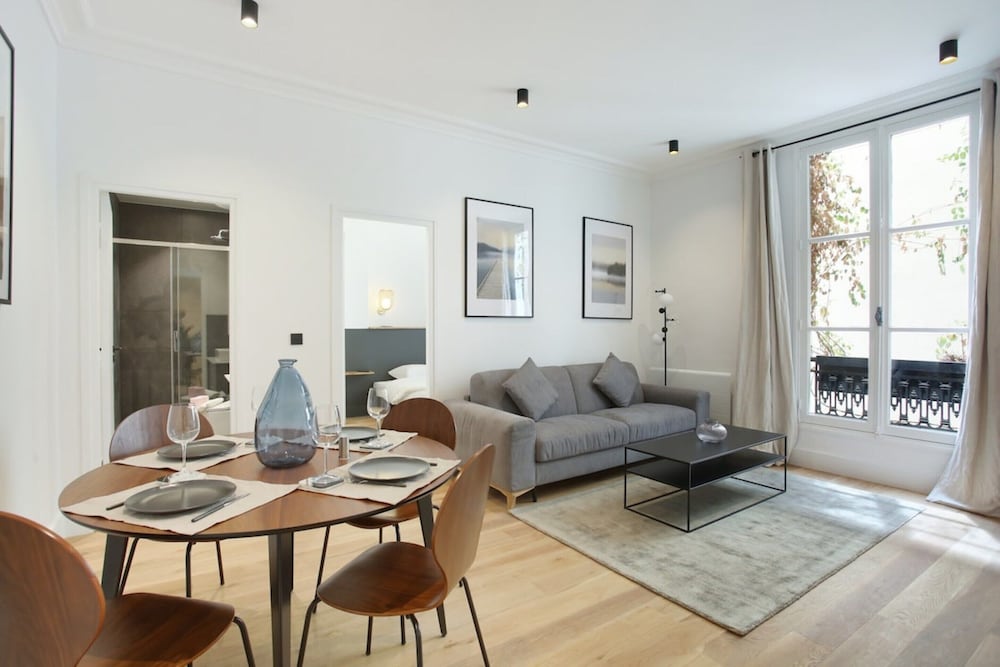 Superb Haussmanian Apartment Palais Royal - Paris