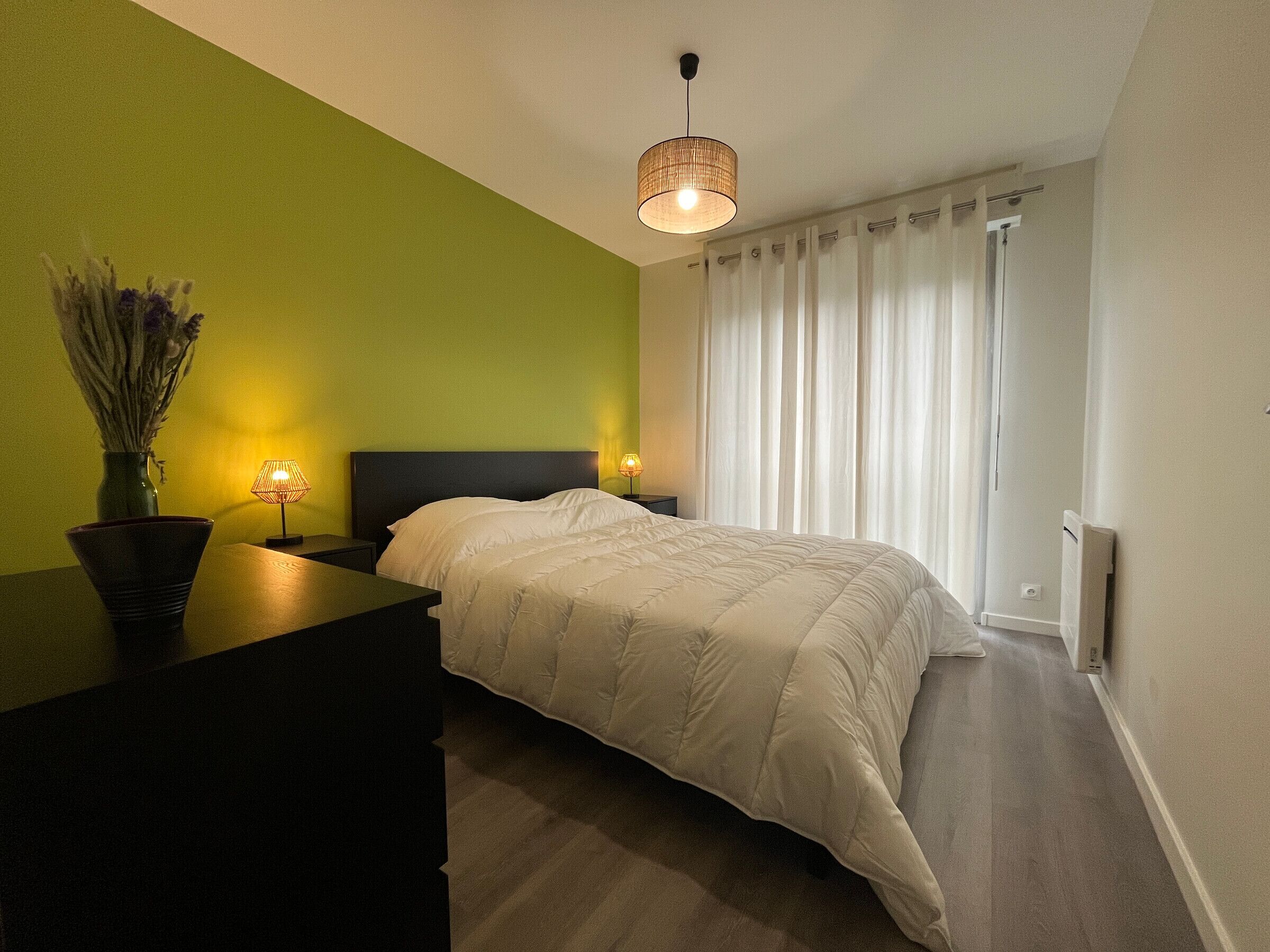 Spacieux Appartement Refait à Neuf Avec Balcon Et Garage, Proche Centre-ville - Évian-les-Bains