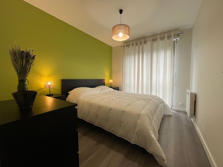 Spacieux Appartement Refait à Neuf Avec Balcon Et Garage, Proche Centre-ville - Évian-les-Bains