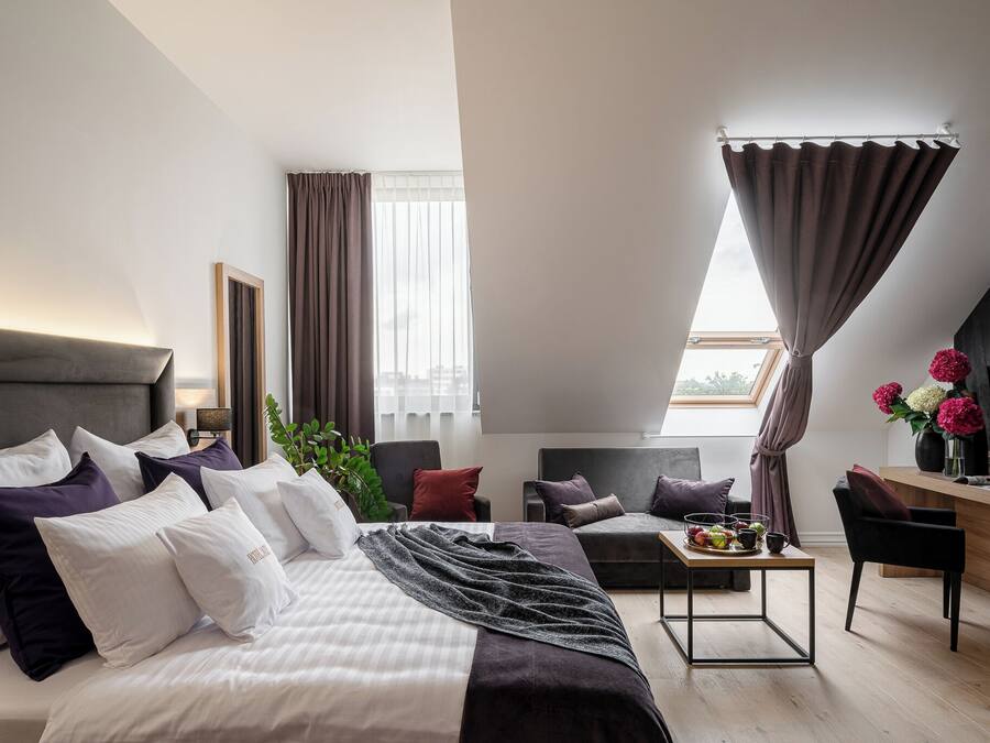 Escrivaninha, ferros/tábuas de passar roupa, Wi-Fi de cortesia