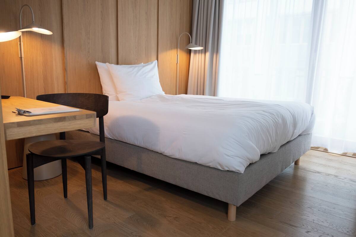 Quarto Duplo Comfort, varanda | 1 quarto, secretária, secretária adequada para computadores portáteis