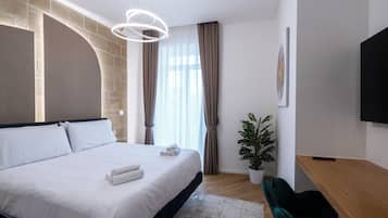 Casa geminada superluxo | 1 quarto, escrivaninha, espaço de trabalho para notebook