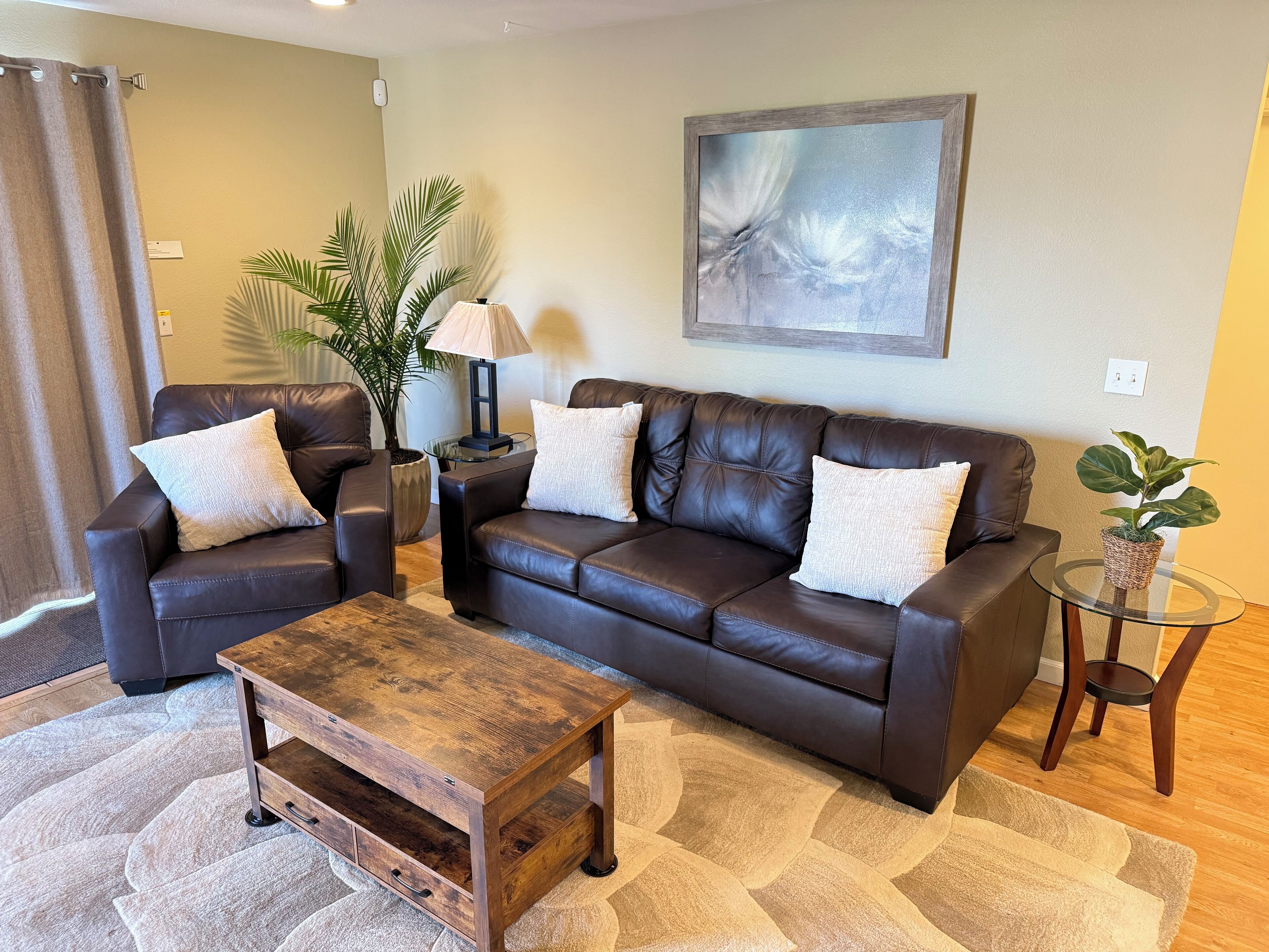 Quiet 2-bed, 2-bath In Eureka With Yard, Garage & Ev Charger - 유리카