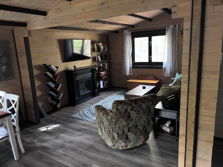 Riverside Cabin In The Woods - Kawartha Lakes