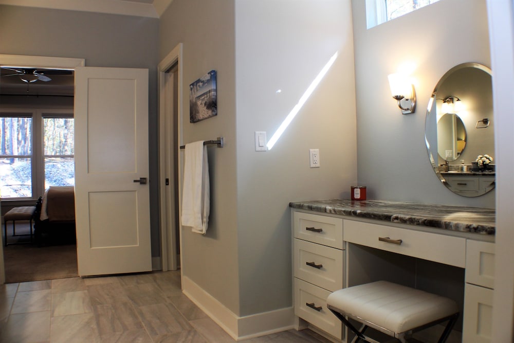 Elegant and Serene Getaway - Hot Springs Village | Vrbo