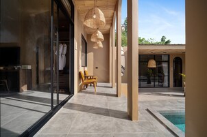 Pool Access | Cofre no quarto, secretária, Wi-fi grátis 