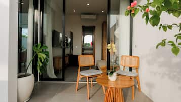 Villa, varanda, vista para a piscina | Terraço/pátio interior