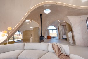 Villa | Sala de estar | Lareira