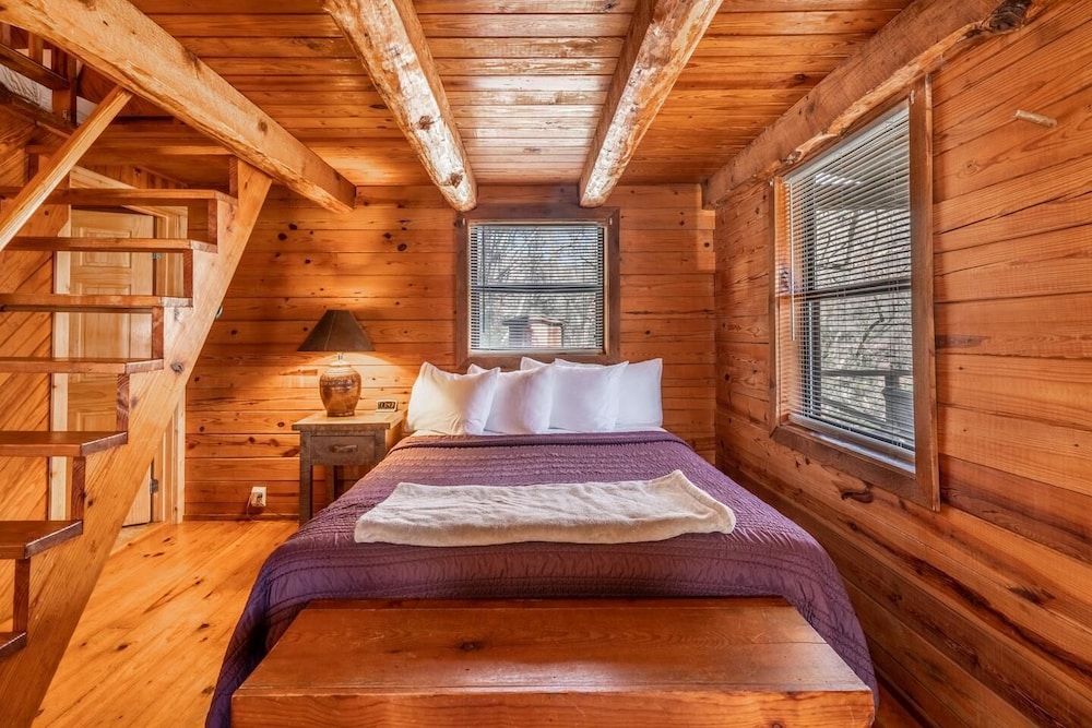 Ponca Cabin 4 - Cozy Cabin in the Heart of Ponca - Ponca | Vrbo