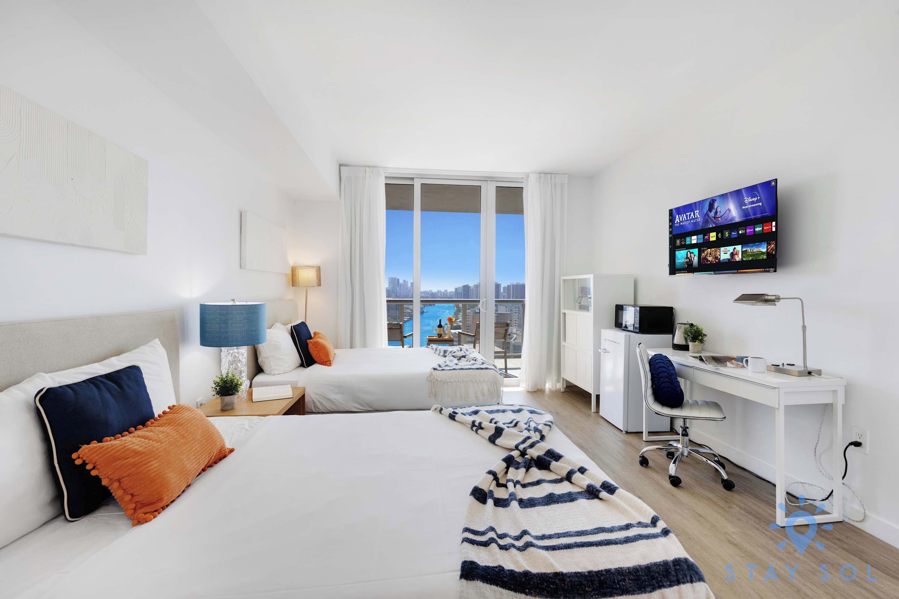 Studio With Amazing Views, Pool And Gym - Aventura, FL