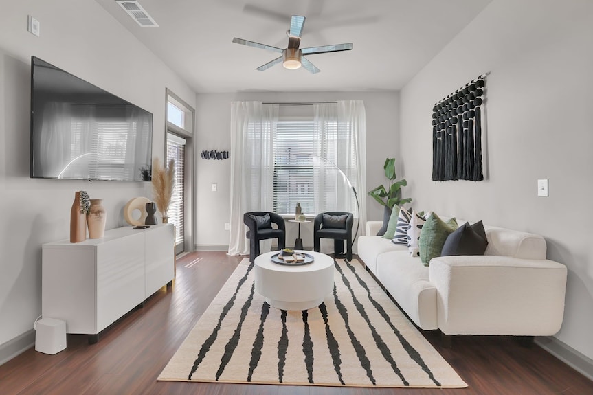 This Apartment Is A 2 Bedroom(s), 2 Bathrooms, Located In Atlanta, Ga. - Buckhead