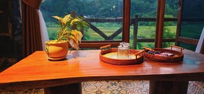 Quarto | Secretária, secretária adequada para computadores portáteis 