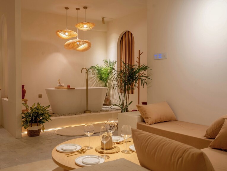 Luxury 2bhk Escape W/ Hot Tub, Free Wi-fi, Ac - Katmandou