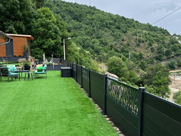 Riverside Chalet Retreat - Le Cheylard