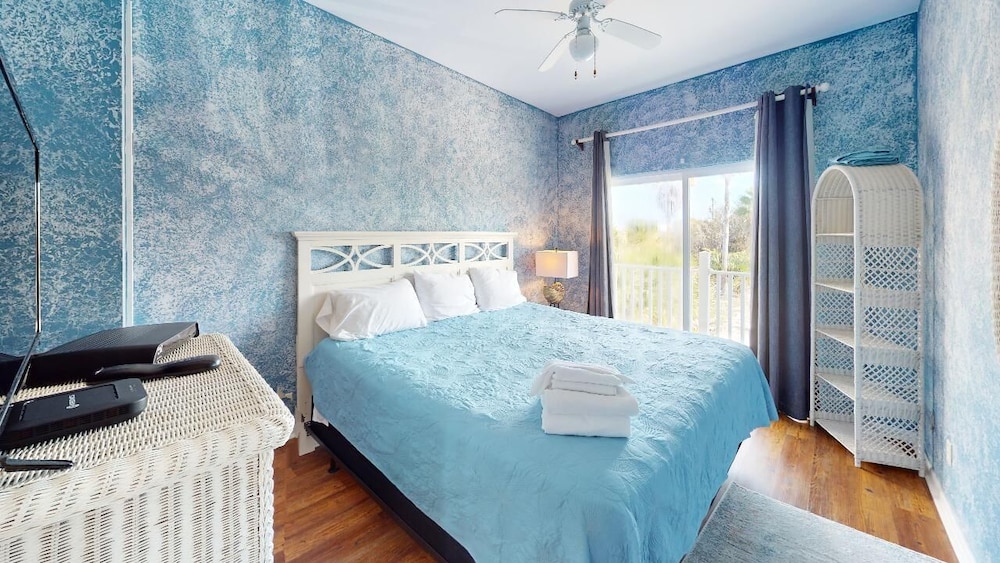 Oceanfront-New furnishing-Steps to Beach - Cape San Blas | Vrbo