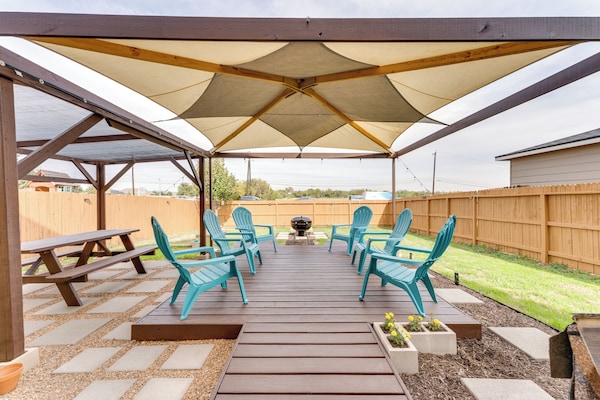 Near Hiking Trails: Home W/ Deck In San Antonio! - San Antonio, TX