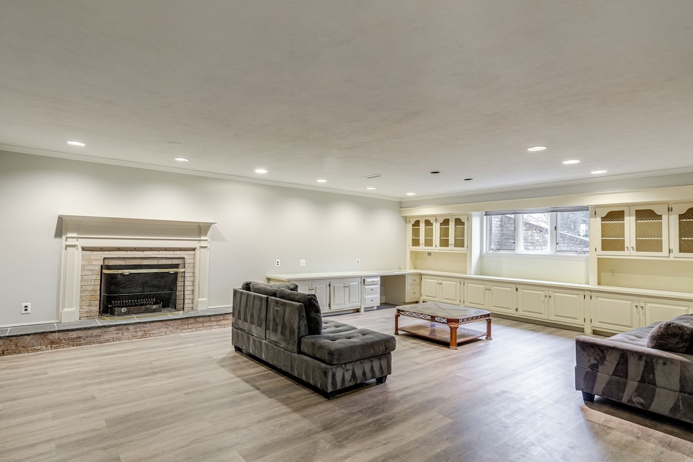 9 Mi To National Mall: Spacious Bethesda Retreat! - Washington, D.C.