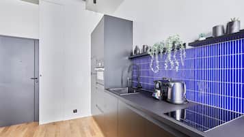 Apartamento | Cozinha privada | Geladeira, micro-ondas, fogão, lava-louças