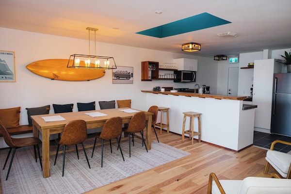 Secluded Oceanfront - Upstairs - Tofino