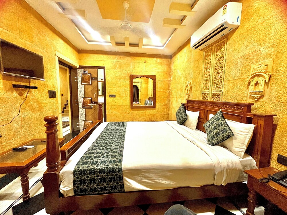 Hotel Royal Queen Jaisalmer - Jaisalmer