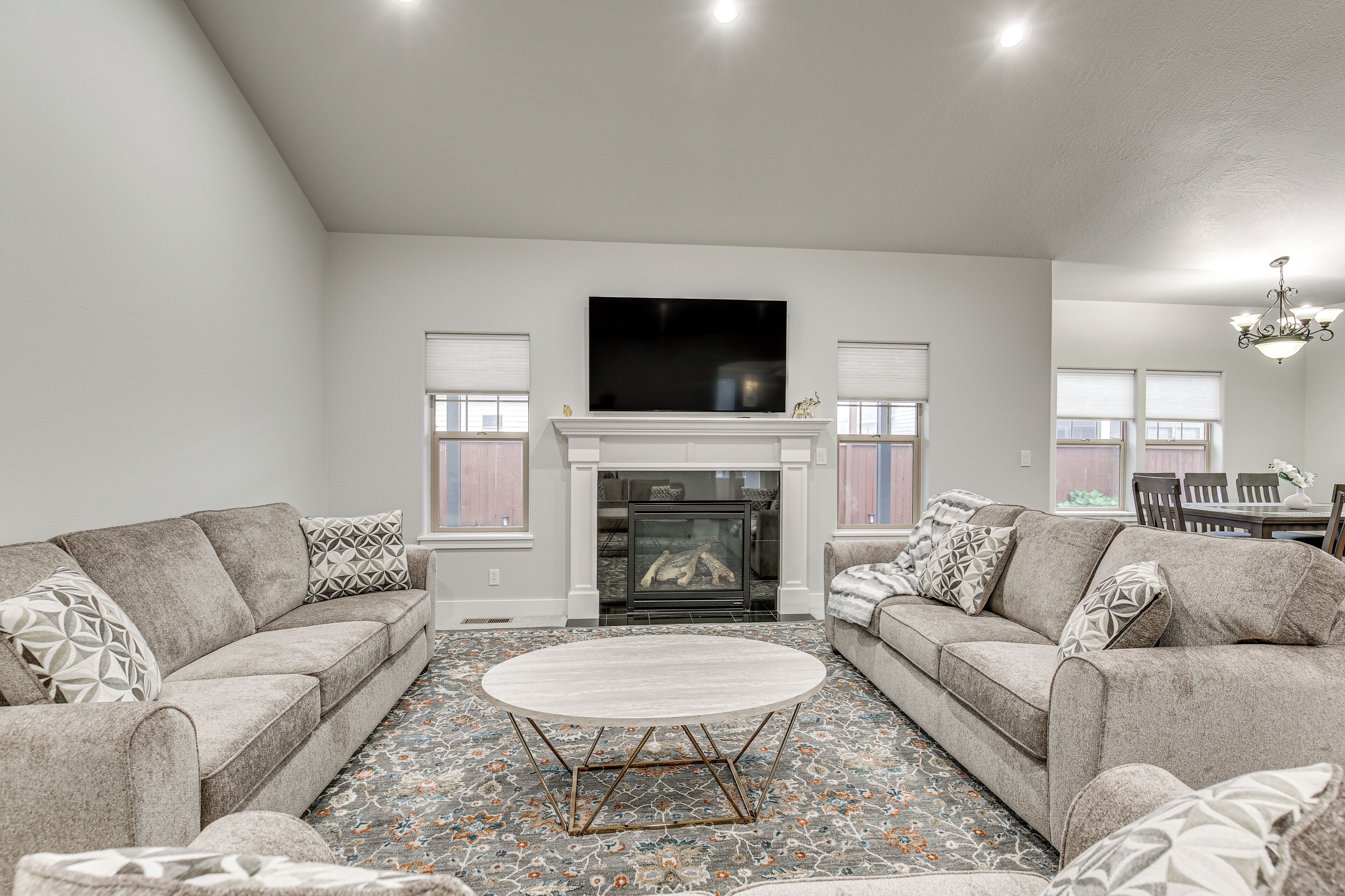 Eugene Area Home: 18 Mi To U Of O! - Harrisburg, OR