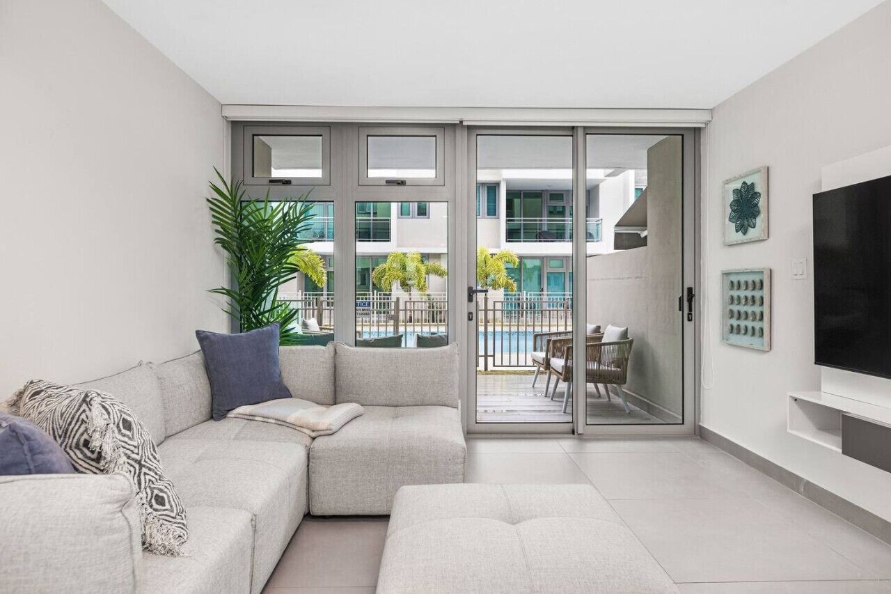 2bd W/ Pool By Isla Verde Beach - Carolina