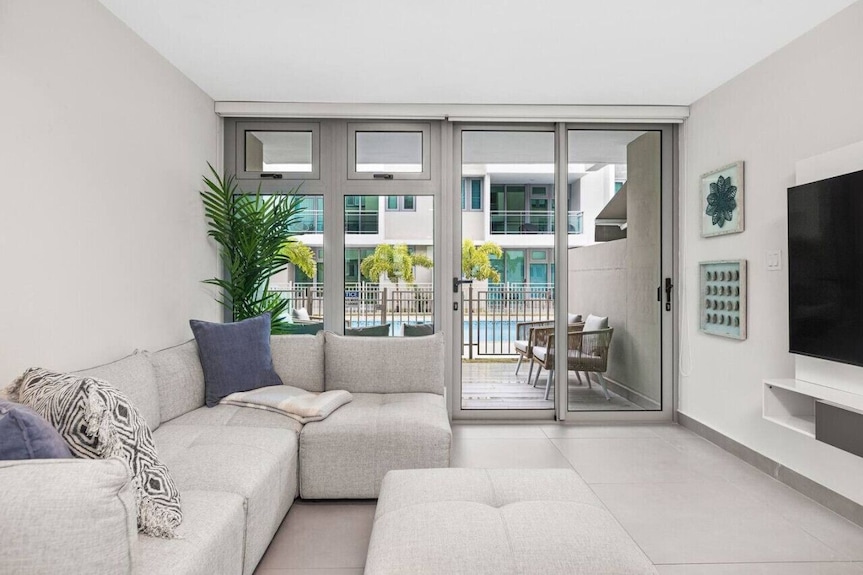 2bd W/ Pool By Isla Verde Beach - Carolina