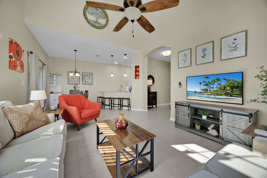 Modern 4 Bedroom Home, Walk To The Clubhouse! - Toy Story Land, Lake Buena Vista