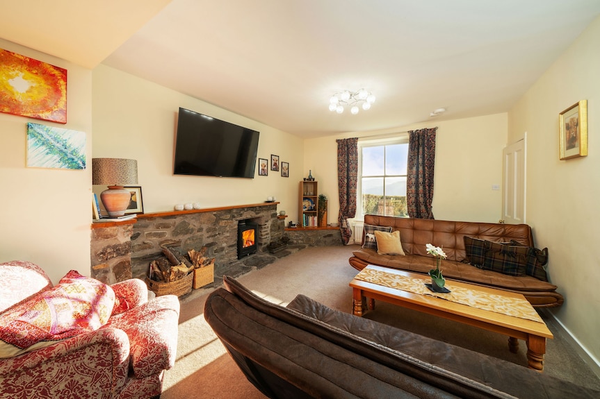 Milton Of Tullypowrie Cottage - A Cottage That Sleeps 8 Guests In 4 Bedrooms - Dunkeld