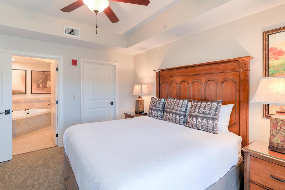 Two Bedroom Riverview Condo - 1 King and 2 Queens - Pigeon Forge | Vrbo