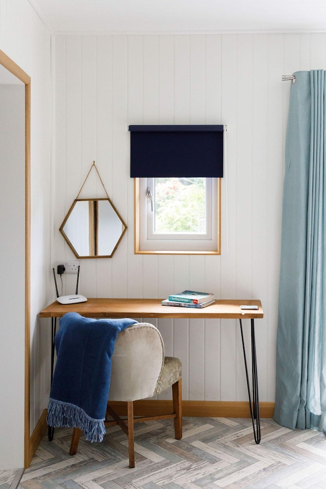 Cosy Cabin Retreat Close To Beaches - West Wittering