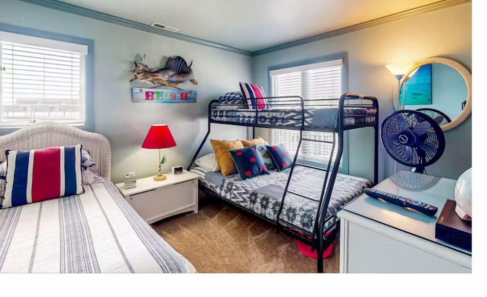 Spectacular partial ocean view 2BR 2BA top floor condo-fully remodeled ...