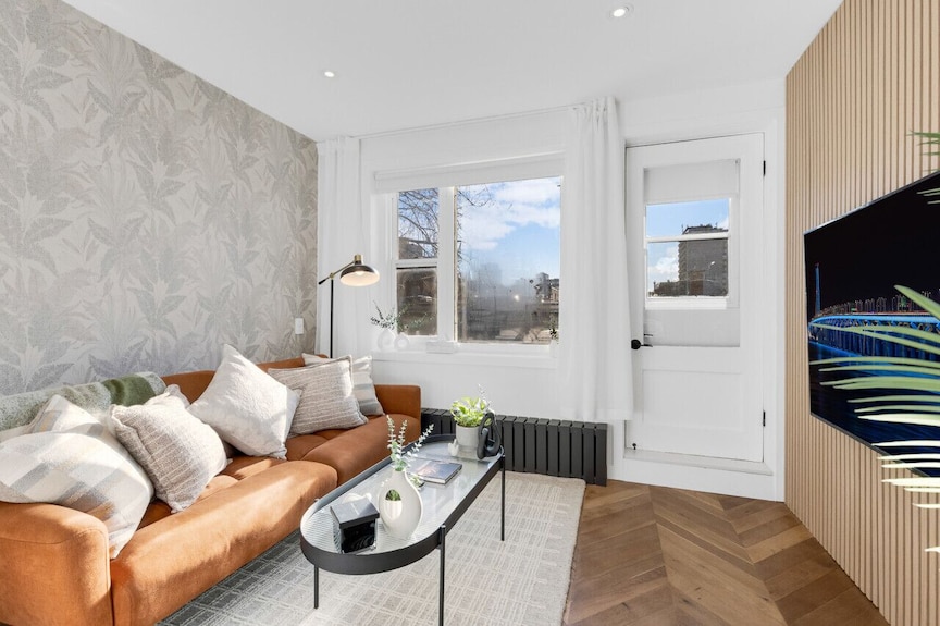 The Speakeasy Suite 503 W/parking - Montreal