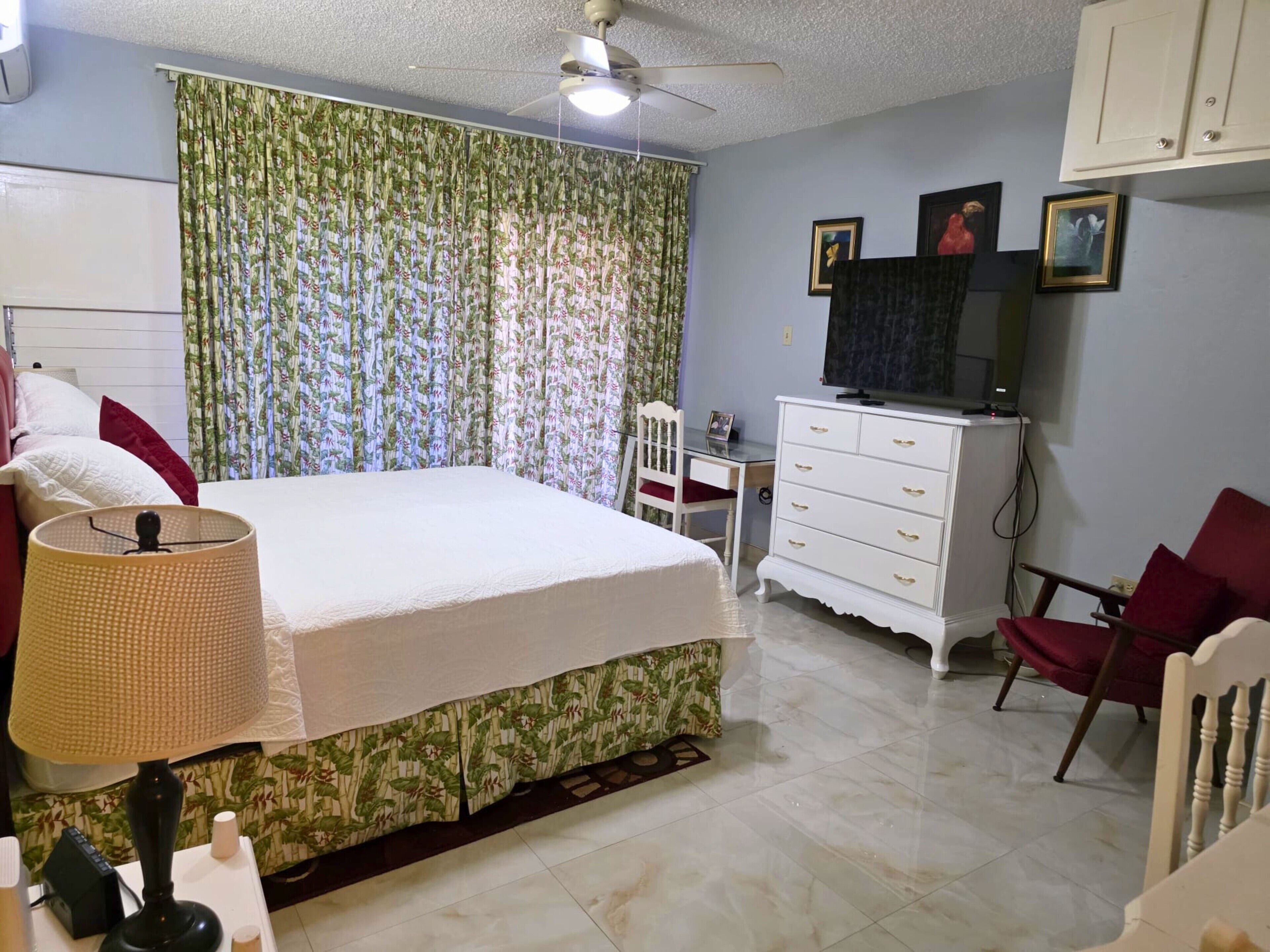Harmony Studio - Charming 1-bedroom In Peaceful Tower Isle With Ac, Wifi - Ocho Rios