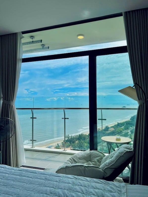 Apartamento família, sacada, vista para o mar | Roupas de cama de algodão egípcio, roupas de cama premium