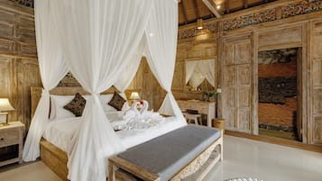 Villa, vista para a piscina | 1 quarto, minibar, cofre no quarto, Wi-fi grátis